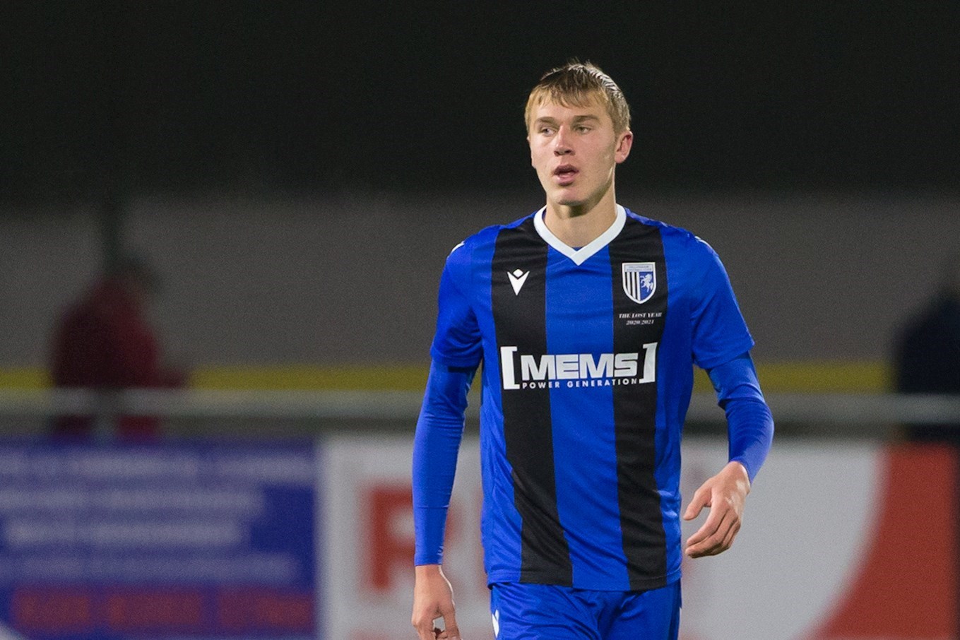 CHATS SIGN ALEX GILES ON LOAN - Chatham Town FC